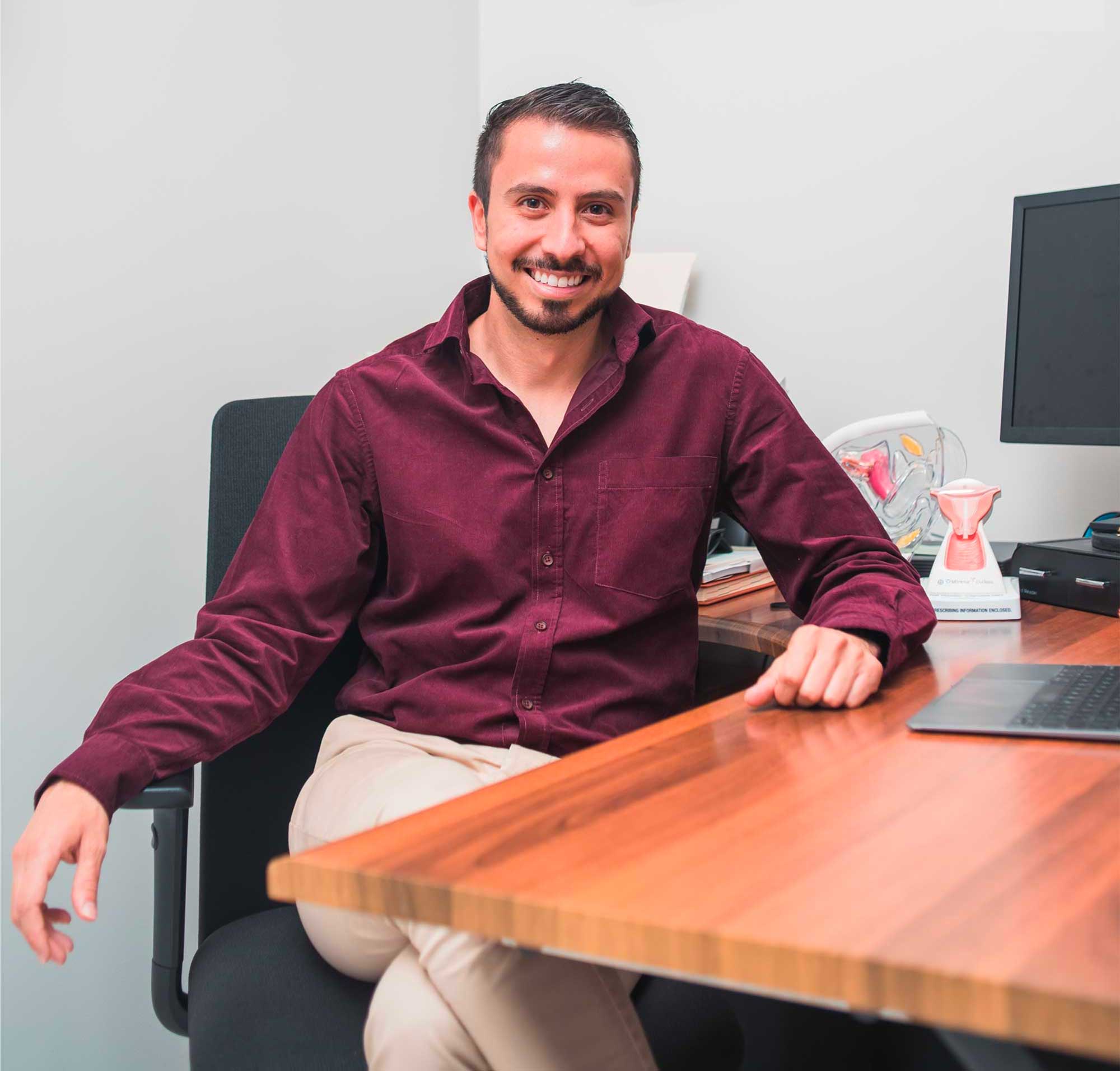 Dr. Adrián Castro GinecObstetricia - Ginecólogos Costa Rica